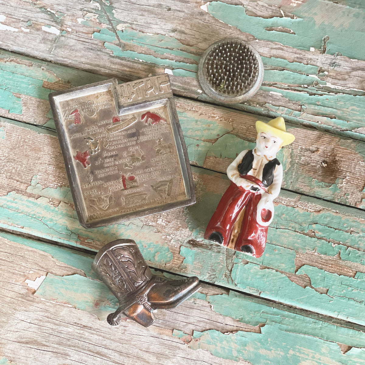 Assorted vintage western items – www.rawhidenrosesboutique.com